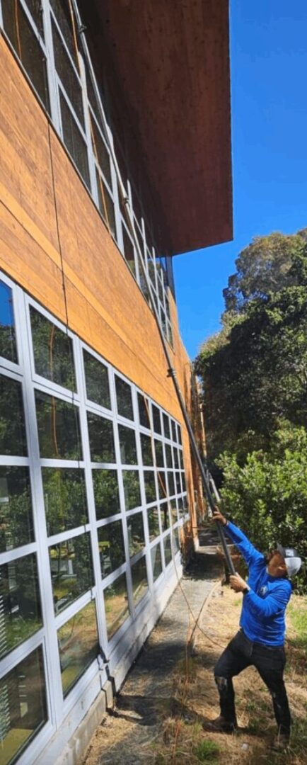 5 Questions to Ask Your Commercial Window Cleaner - Streakless Window ...